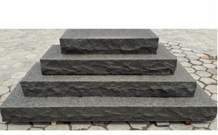 POOL360 | 18" x 36" x 6" Split Face Step Black Basalt