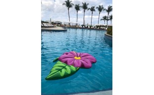 POOL360 | Hibiscus Flower Pool Float 70" x 58" x 10"